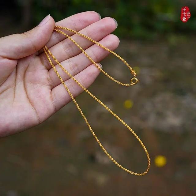 Crossing the special gold and silver pendant lane rope pole necklace ...