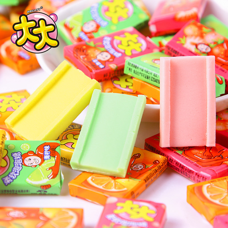 Big Roll Strawberry Flavored Bubble Gum Box