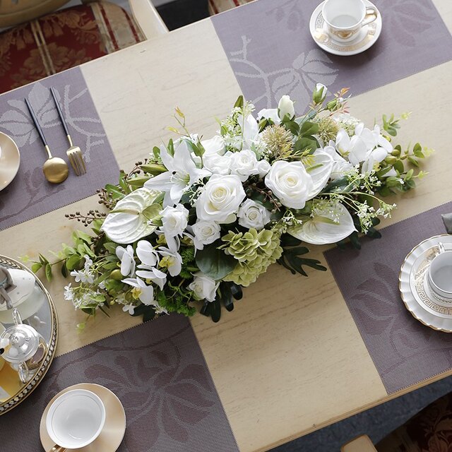 Dining table flower arrangement flower tabletop Western restaurant long ...