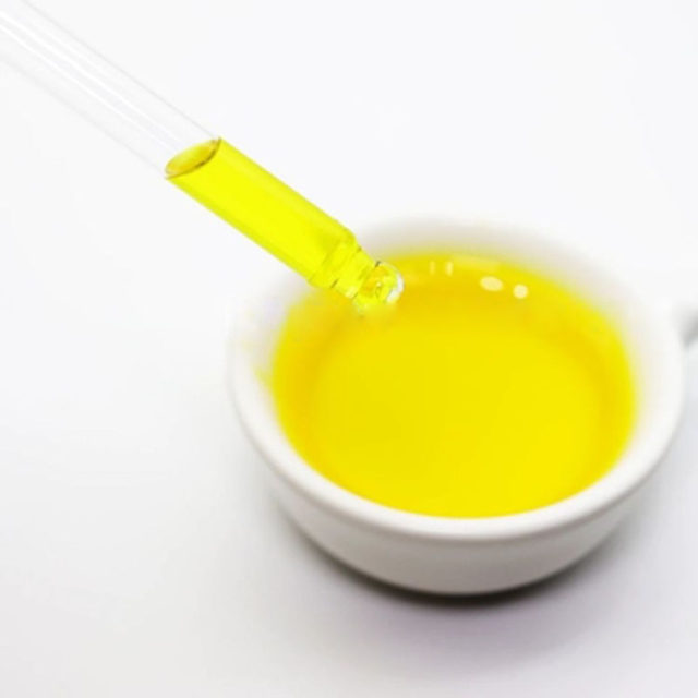 DIY skin care raw materials Retinol Vitamin VA Retinol Oil Soluble Base ...