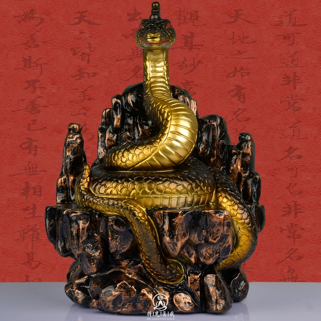 Snake real body ornaments Python family real body statues Chang family ...