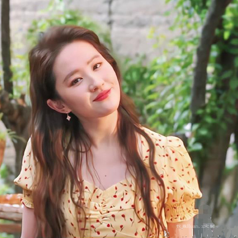 Going to the wind, Liu Yifei Xu, Xu Hongdou, the same yellow bubble sleeve -style floral float ...