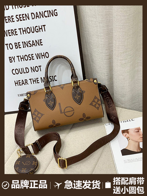 Louis Le presbyopic color block large flower onthego tote bag mini ...