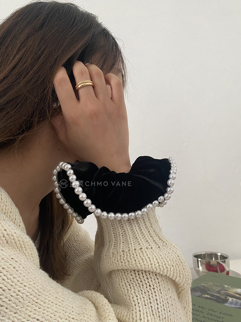 Qiemo~ The velvet version is here~ A big hand-stitched beaded hair rope ...