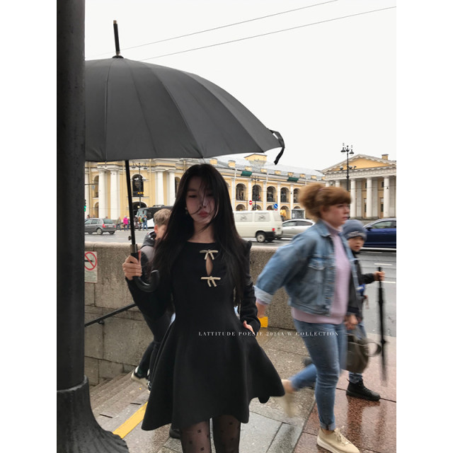 Lattitude/Yang Xiaolu's fatalistic Hepburn style fur bow rhinestone ...