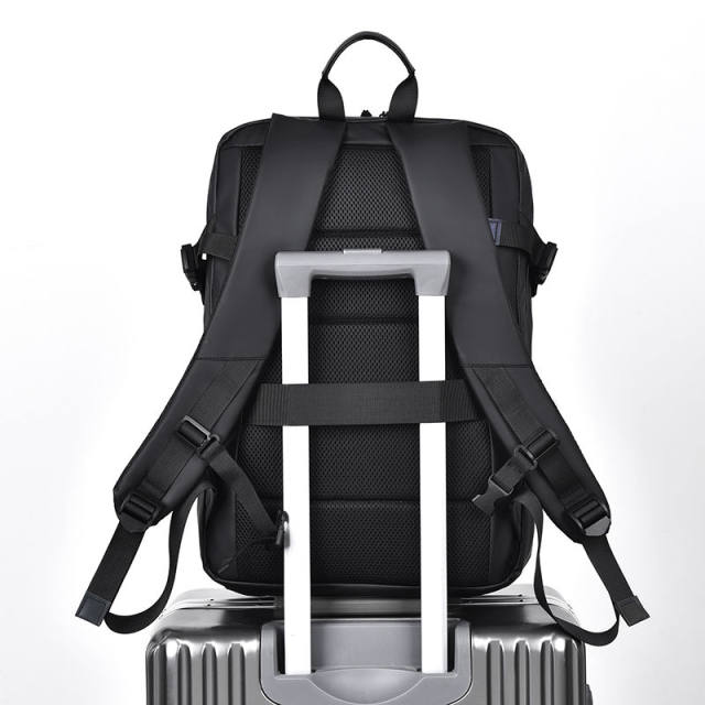 Backpack men's and women's waterproof outdoor riding locomotive can put helmets, schoolbags ...