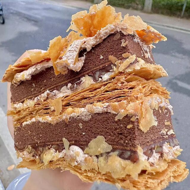 Napoleon cake mille-feuille cream bread whole box breakfast internet ...