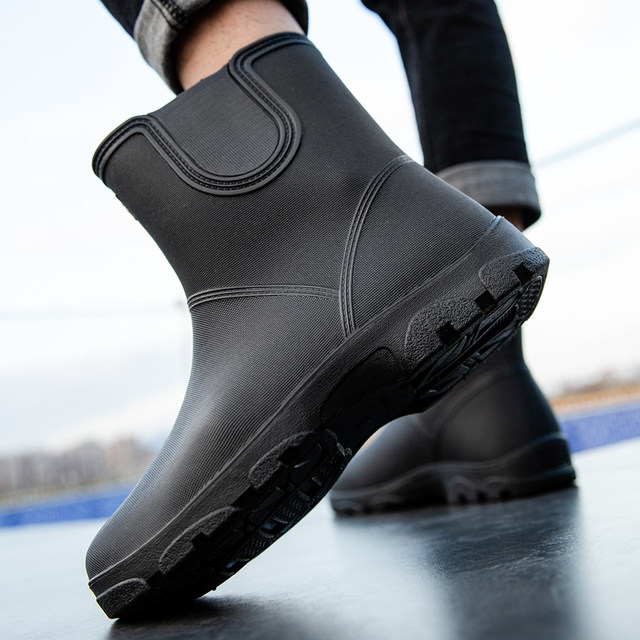 Water shoes men's middle tube non -slip deodorant fishing kitchen rain ...