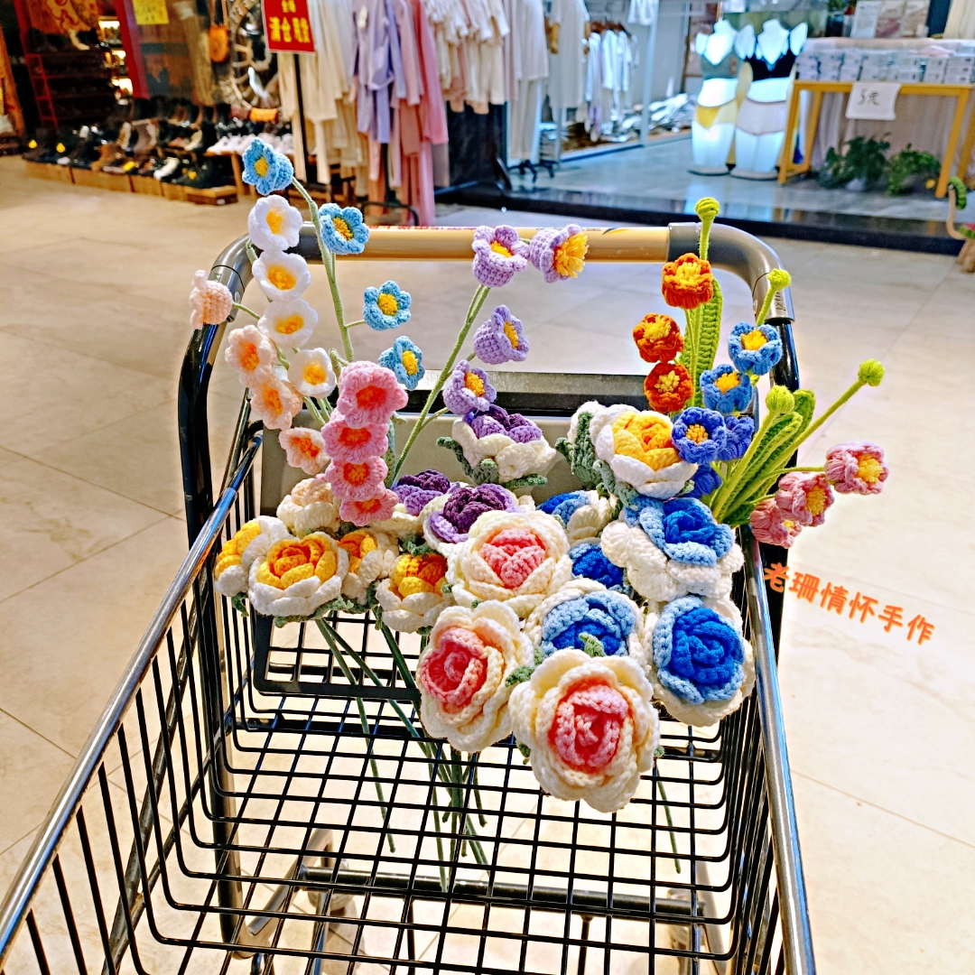 Gradient color rose woven bouquet handmade crochet imitation flower lily of the valley wool ...