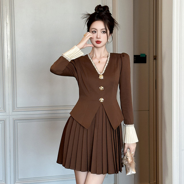 Commodity Slender College Wind high waist pleated skirt Short, small stitching fake two V -neck ...