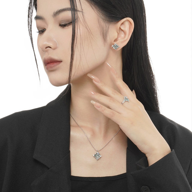 Nanfeng Ge Earrings S925 Silver Sweet Cool Niche Gifts
