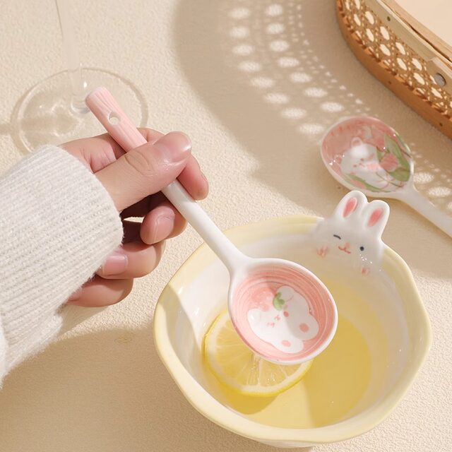 Persson ceramic small spoon household 2025 new cute high-value dessert ...