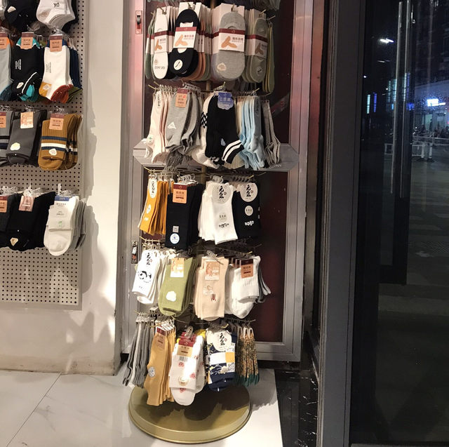 Hanging socks display rack landing display rack Maternal and baby ...