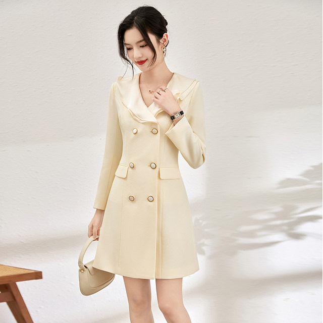 RMO/JUL Celebrities Terrament, Tongqi Leaf Edge V -neck Dripping ...