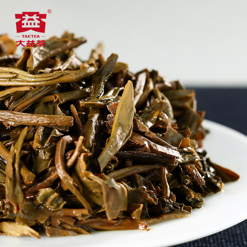Dayi Pu'er Tea - Feng Hua Raw Tea Cake 357g - Yunnan Menghai 12letý