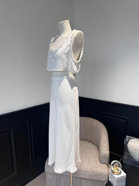 Floating white snow milk miu small vacation set Tencel cotton and linen ...