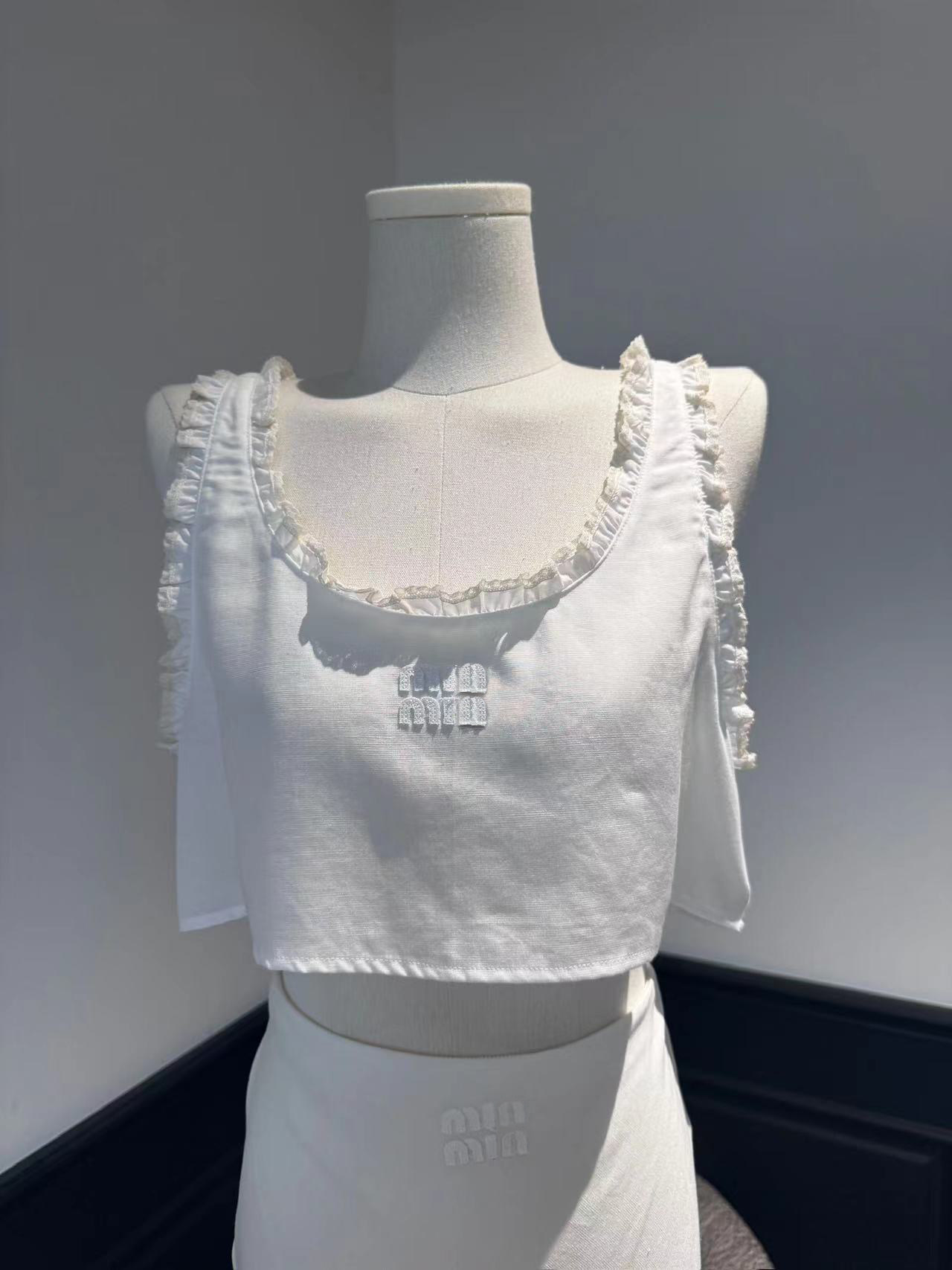 Floating white snow milk miu small vacation set Tencel cotton and linen ...