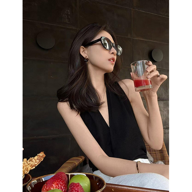 Fanfann enters summer sleeveless halter neck V-neck vest for women ...
