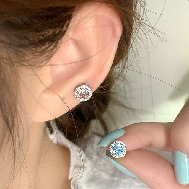 Dudu couple's explosive ear bone nails, medical titanium steel ear ...