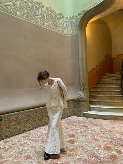 Kernel cosmos 24SS Cecilia Swanian temperament lace ruffled outer tail ...