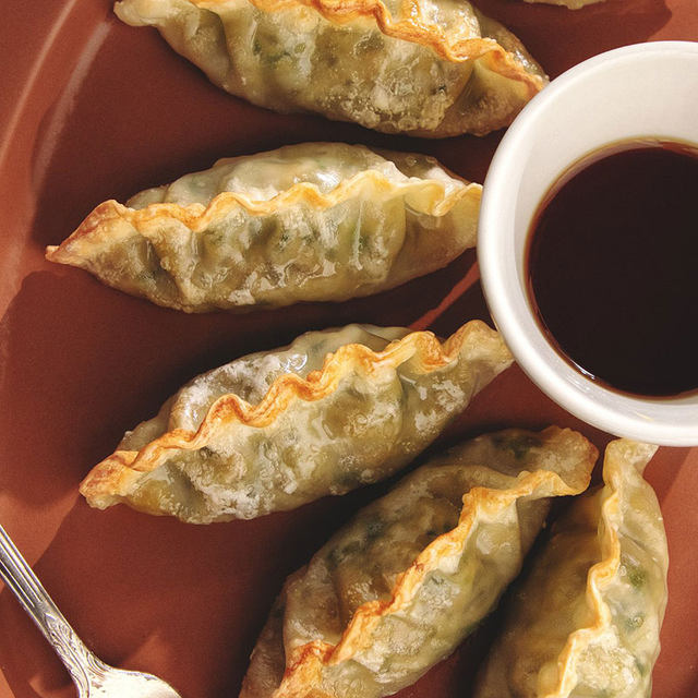 Bibigo King Dumplings Korean Style Steamed Dumplings Breakfast Instant Pan-fried Dumplings ...